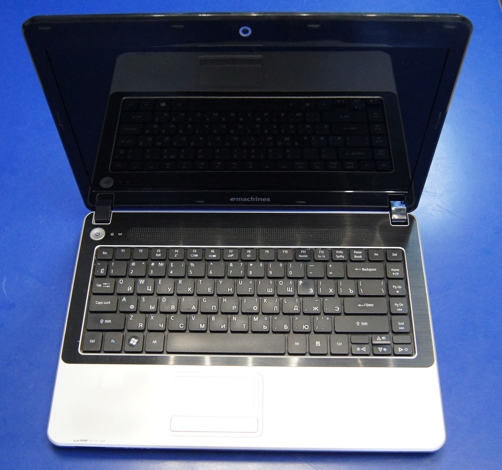 Как разобрать и собрать ноутбук Emachine  E640G..mp4