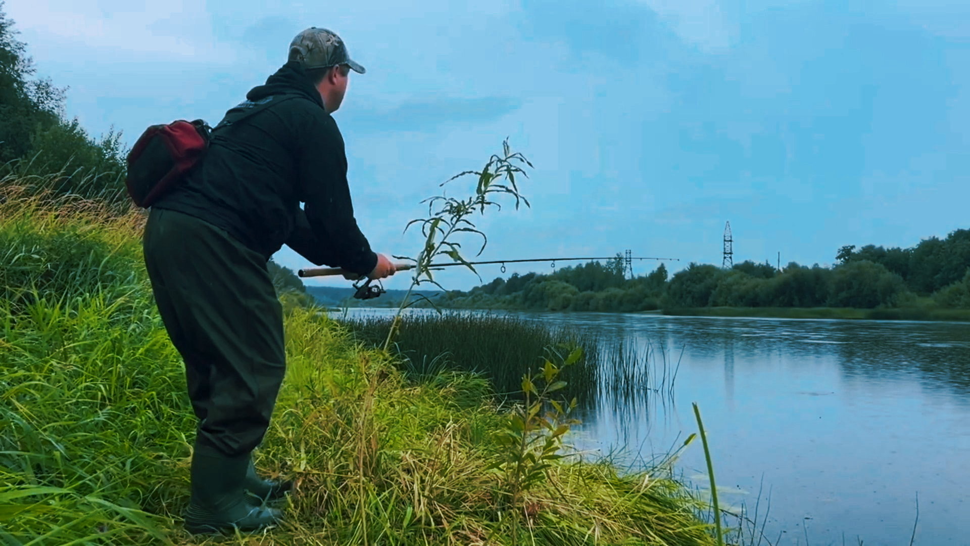 АТАКУЮТ У ТРАВЫ ТРАВЯНКИ