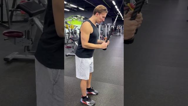 Разгибание предплечья в кроссовере