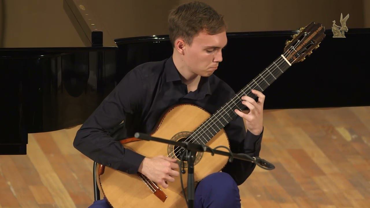 БАХ Прелюдия из партиты №3 - Геннадий Антонов, гитара / J.S. BACH Preludio from Partita No. 3