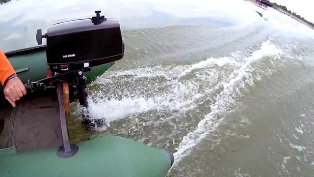 Лодочный мотор 2.6 л.с. + лодка 2800