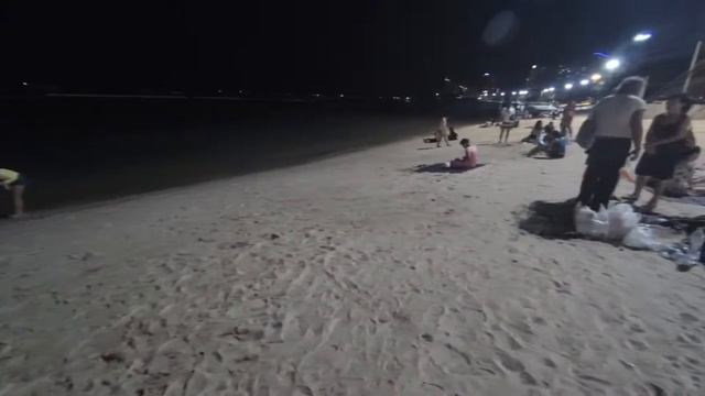 Городской пляж в центральной Паттайе