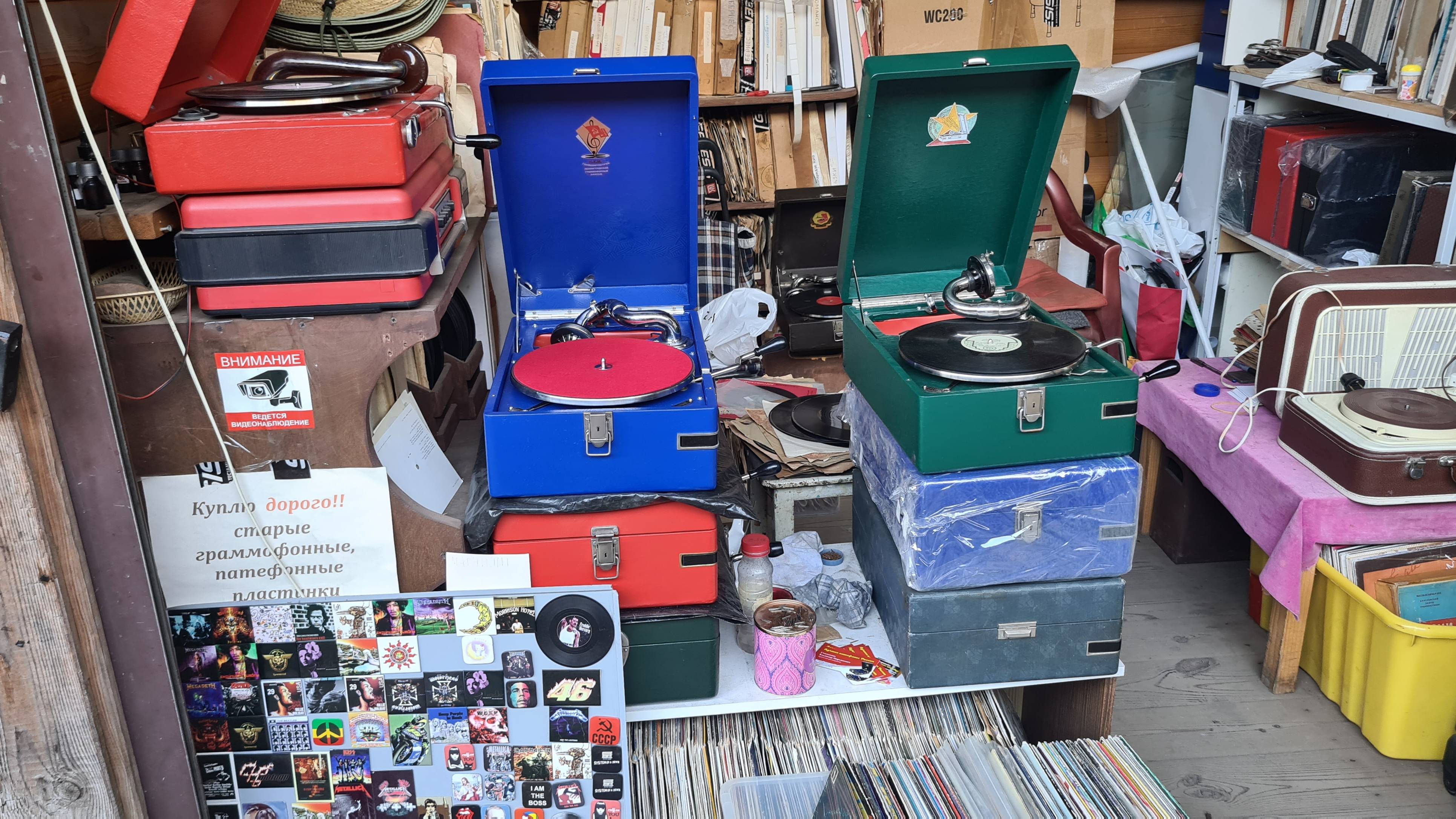 Патефоны СССР: Ленинградского и Коломенского заводов, также Легендарный Радиоприемник "Звезда 54".