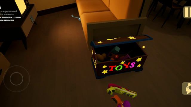 Малыш в желтом веселимся малышу ровно год