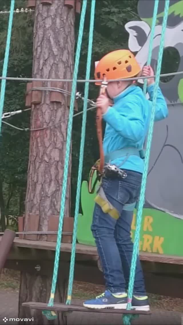 Аня - пазл на канатах short