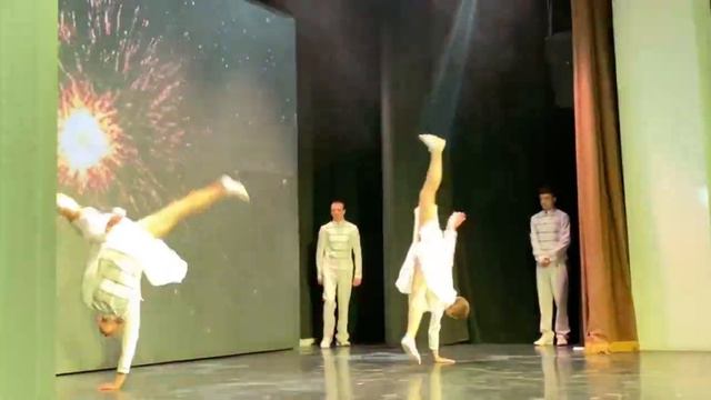 Акробатическое шоу - ГАРДАРИКА