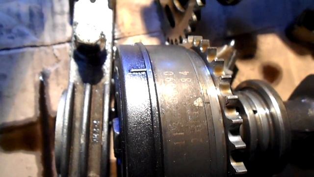 Geely Emgrand1zz fe  джили эмгрант замена цепи,фазы грм Часть 1.mp4