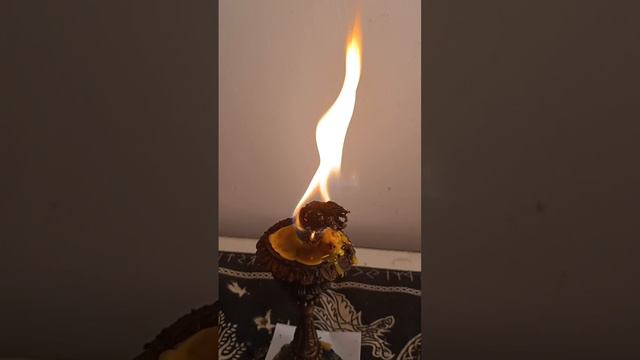 так горят магические свечи