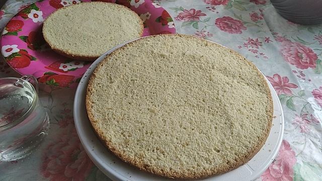 Как и чем я прапитываю коржи для торта