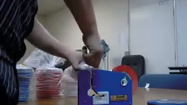 Видео работы упаковщика для хлеба TD A AR скотчем 10 мм, #Shorts