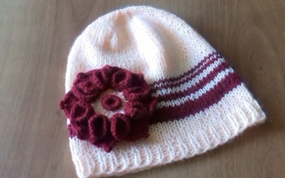 Детская шапочка спицами.