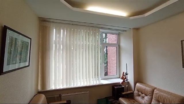 Вертикальные жалюзи с электроприводом , с-ма Вальс, закрытие.