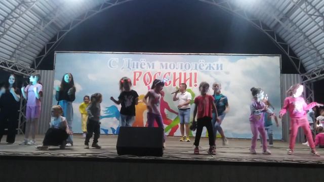 Ольга Попова и Максим Назаров - Лепестки белых роз (День Молодёжи, Умёт, 29.06.2024)