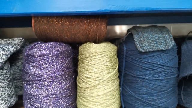 Продолжаем гулять по складу.