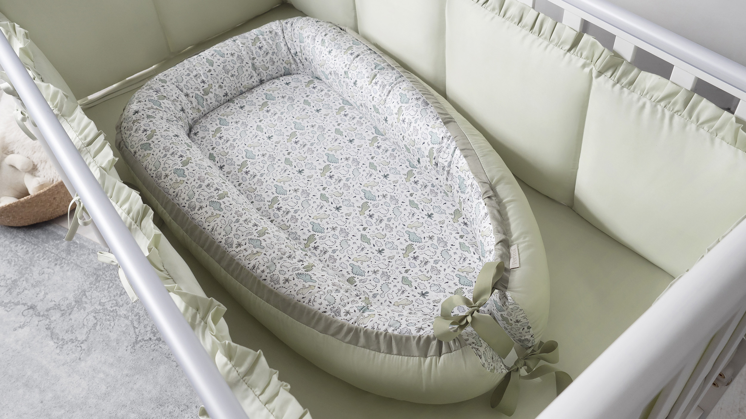 Кокон-гнёздышко для новорожденного Perina фисташковый цвет