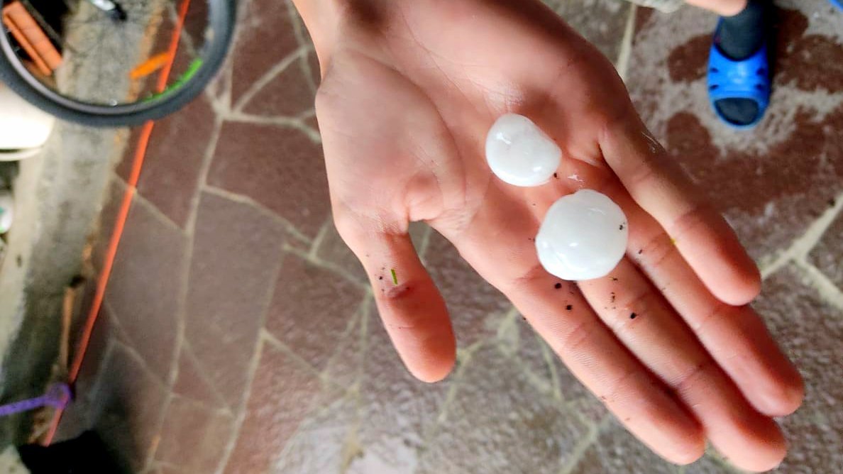 Первая майская ГРОЗА и ГРАД в 2022 году!