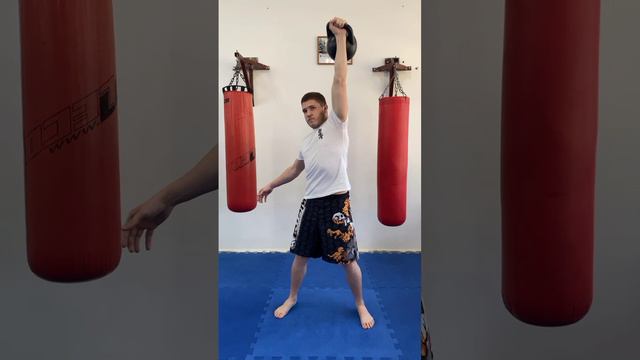 Пять простых упражнений с гирей 💪🏻