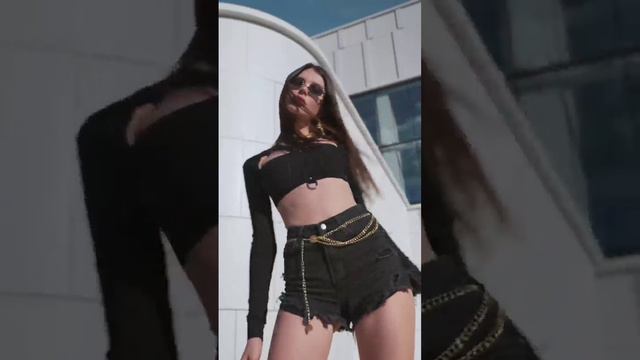 Дом 2! Экс участница Олеся Семеренко выпустила новый клип.