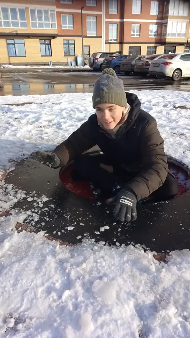 Музыкант везде инструмент найдёт - придумайте название;)