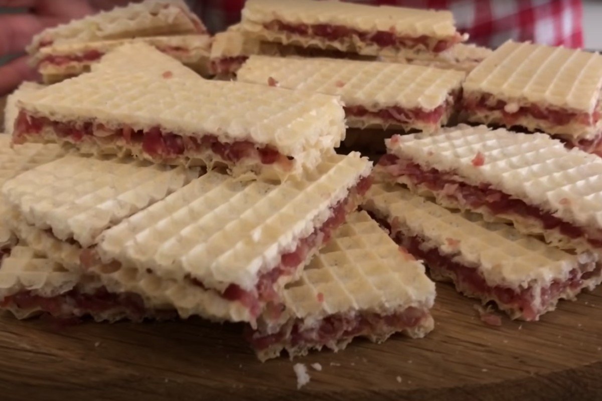 ВАФЕЛЬНЫЕ КОНВЕРТИКИ С ФАРШЕМ Ещё одна закуска на Новогодний стол