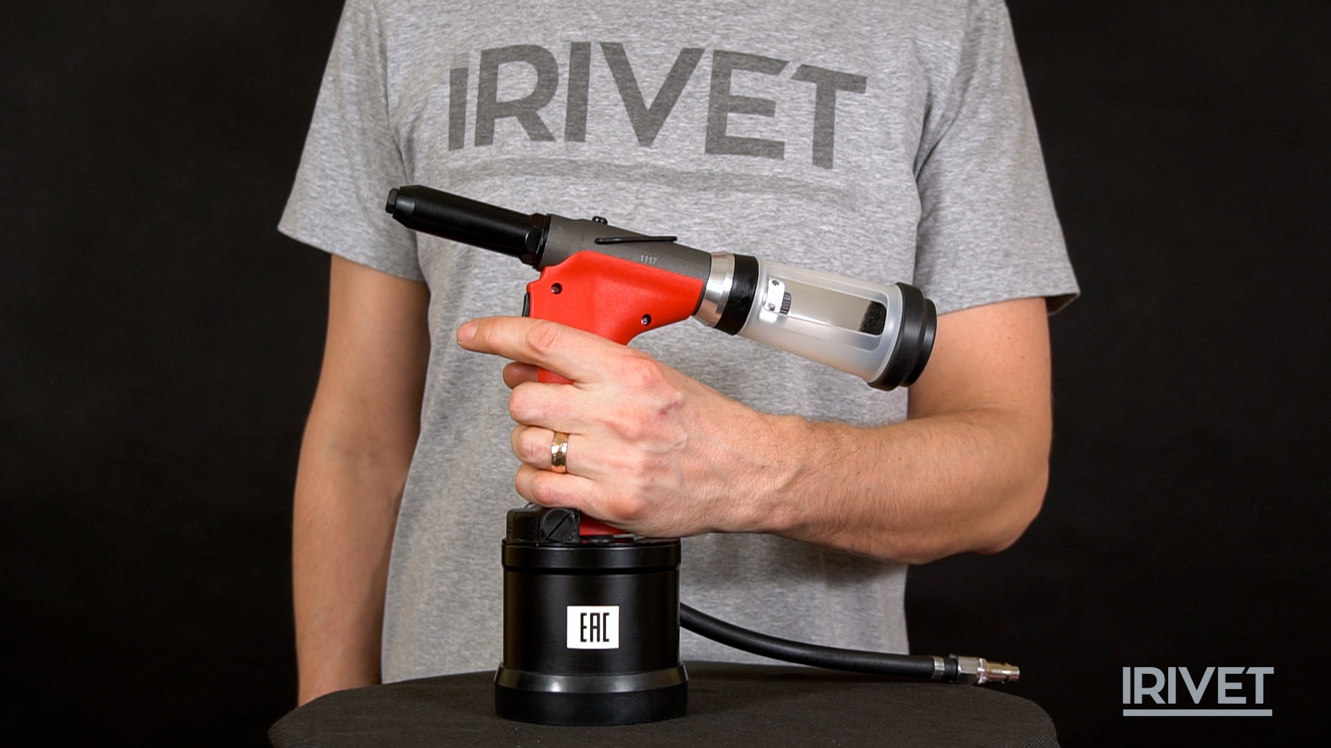 FIXIT FT 1001 - пневмо-гидравлический заклёпочник для установки вытяжных заклёпок Ø 2.4 - 4.8 mm