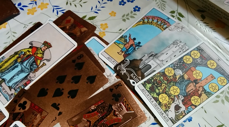 Кто в дороге, что на пороге: гадание на любовь