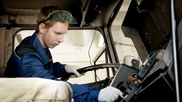 Профессия Слесарь по ремонту автомоб.mp4