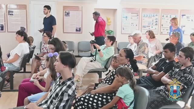 В Ростове-на-Дону сотрудники Пролетарского ОП приняли участие в акции "Помоги пойти учиться"