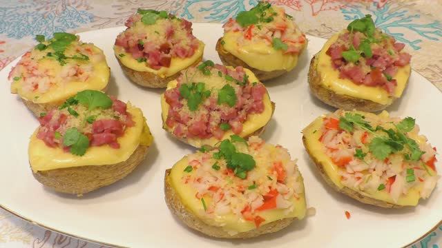 Закуска из запеченной картошки с начинкой к праздничному столу. Просто и очень вкусно.