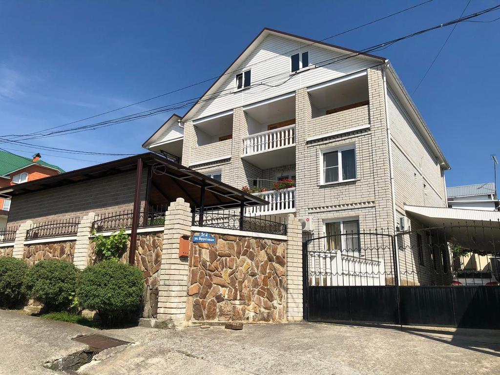 Отдых в Вардане частный сектор без посредников. Снять жилье в Вардане. «Белый парус» гостевой дом