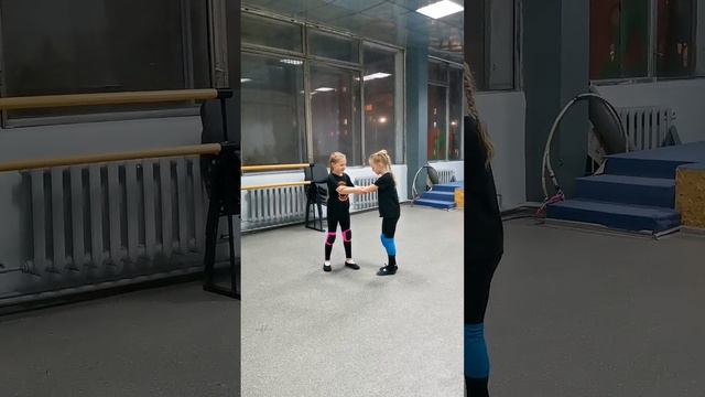 Тренировки по акробатике (февраль-март 2024 года) в "Улыбке"