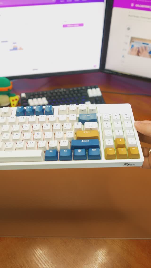 ГОДНАЯ МЕХАНИКА с ПЕРЕКЛЮЧАТЕЛЯМИ Lemon и ДВУМЯ БЕСПРОВОДНЫМИ ПОДКЛЮЧЕНИЯМИ - Royal Kludge RK89 #RK