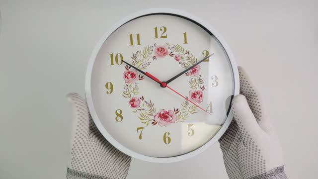 Настенные часы Miralight MC-4717 "Венок", 22.8 см