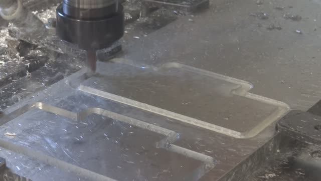 Ускоренная вырезка контура детали из плиты Д16Т 16мм на фрезерном станке с ЧПУ ТМ20 0906 Trace-Magic