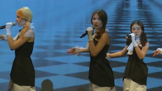 Шоу-группа Гравитация -Bim Bam Boum