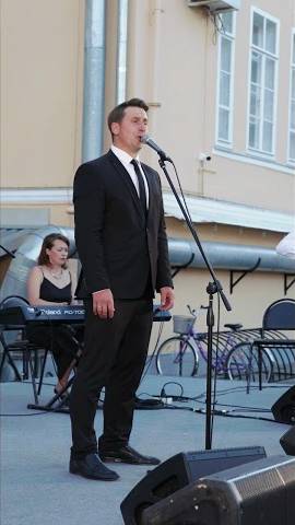 отрывок песни 'Ах, эти черные глаза'