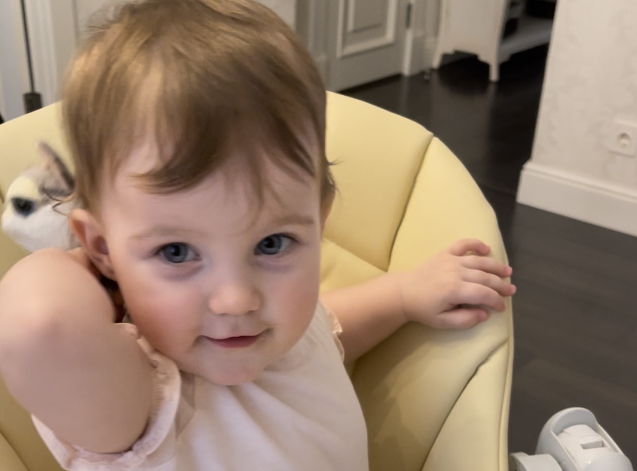 Ева и котенок 🐱