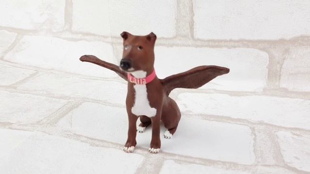 Портретная фигурка собаки питбуль пит-бультерьер с крыльями Laila из полимерной глины.