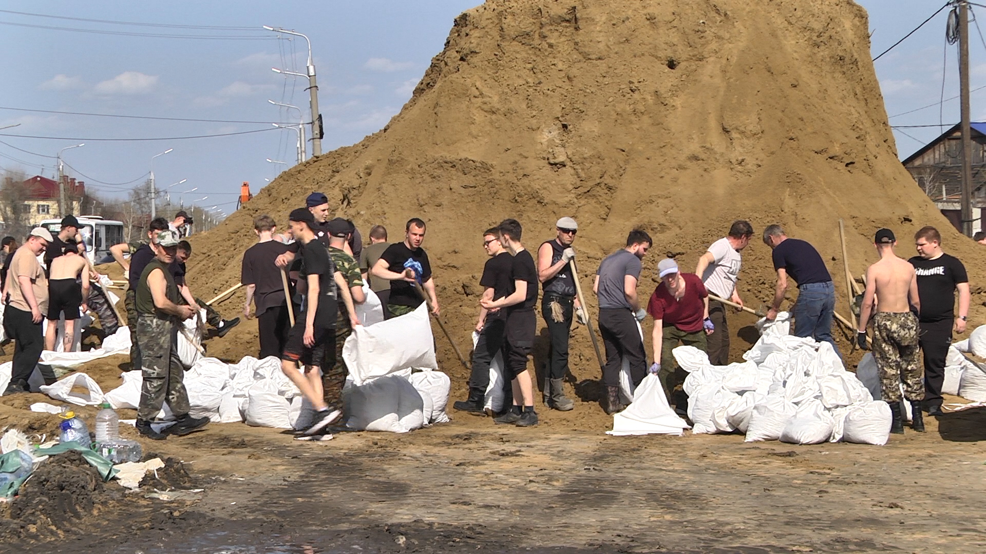 Военные СВО спасают Курган от паводка