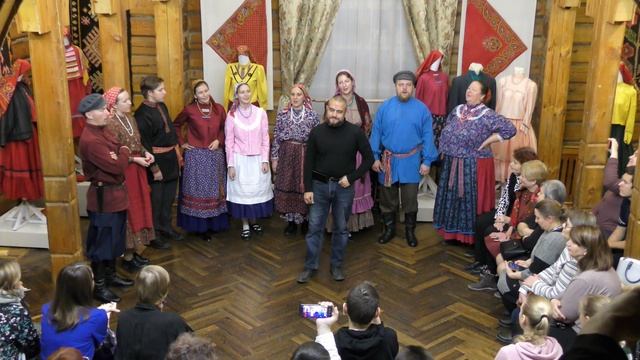 011 Имена на свадьбу_песня_2022.11.13_Крестики.mp4