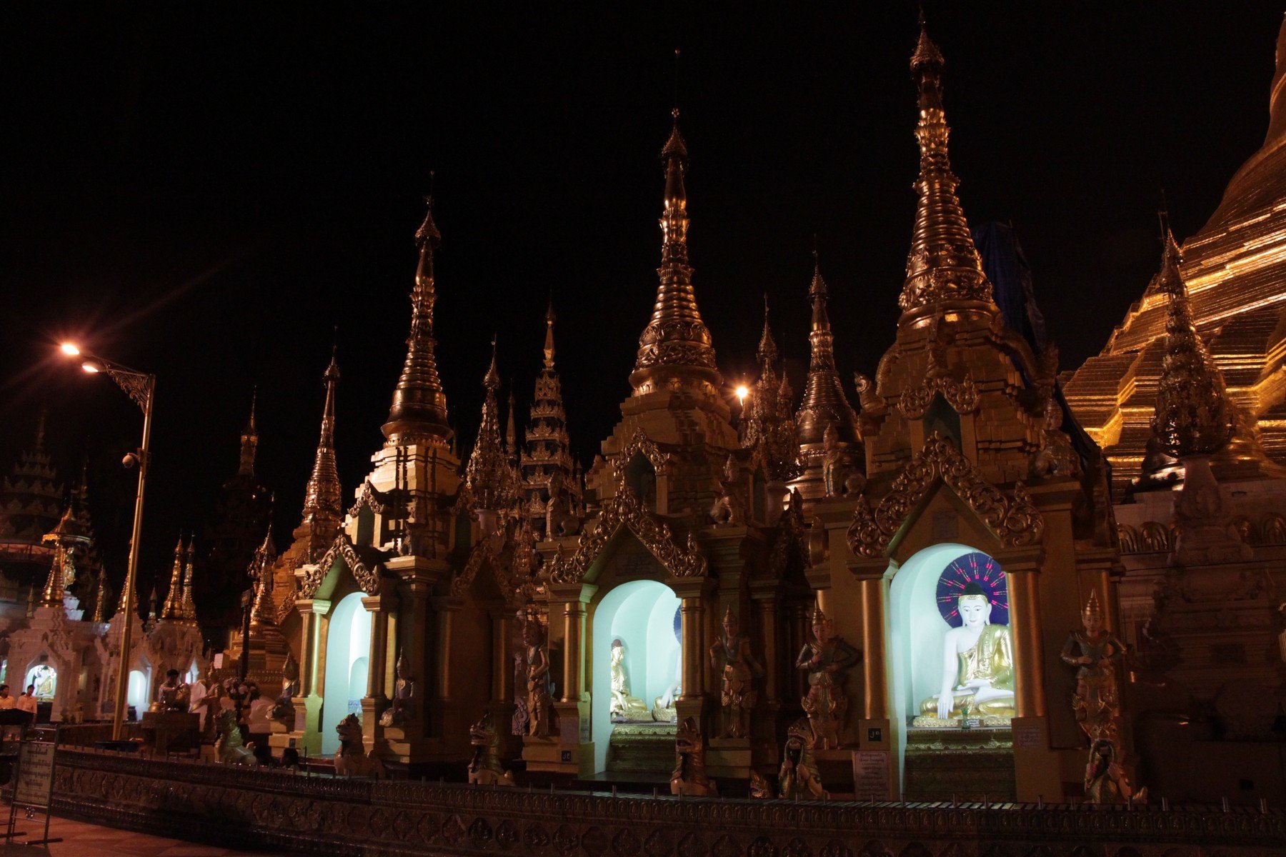 201102 Мьянма Янгон Ночной Шведагон