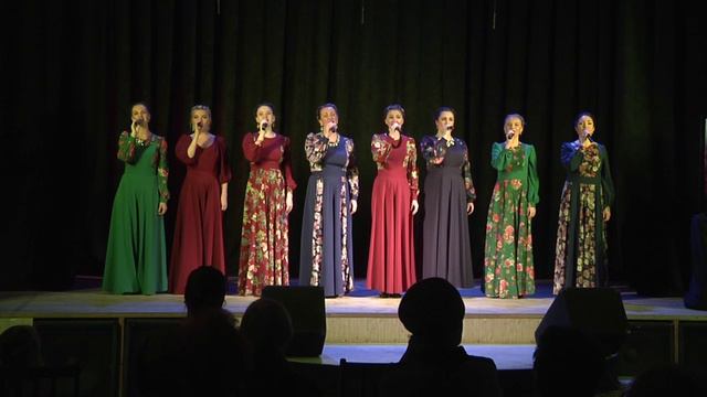 И светла от берез Россия (Умывает красно солнышко...). Ансамбль русской песни "Реченька".