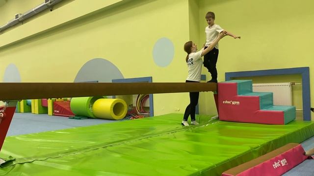 Крутые коты первый раз в Gym Kids