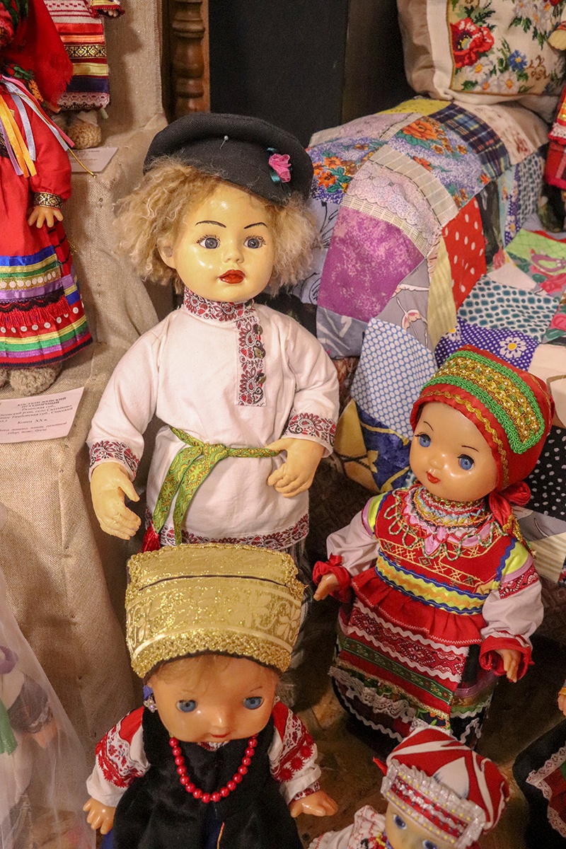 "ПОЖАЛЕЙ, МОЯ ЗАЗНОБУШКА"... (Фото Игоря Егорова (Москва) - Омский Русский Народный Хор)