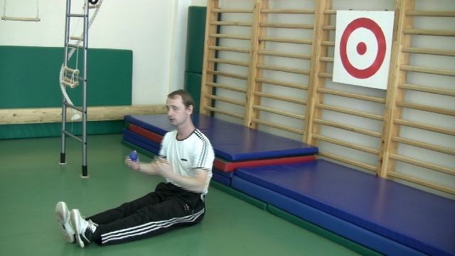 Разнообразим броски малого мяча в мишень