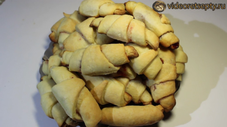 Рогалики с повидлом  - Jam biscuits