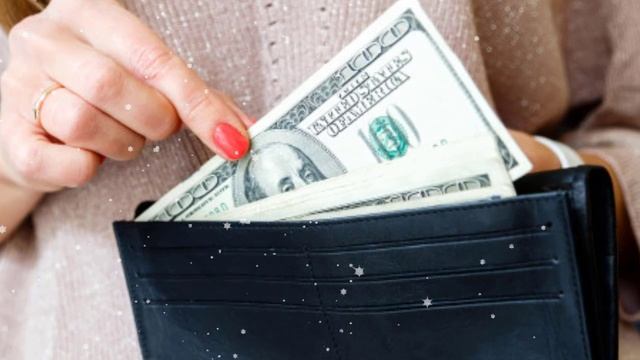 Ритуал в день получки  Скажите на свой кошелёк в день зарплаты и ваш кошелек всегда будет при деньга