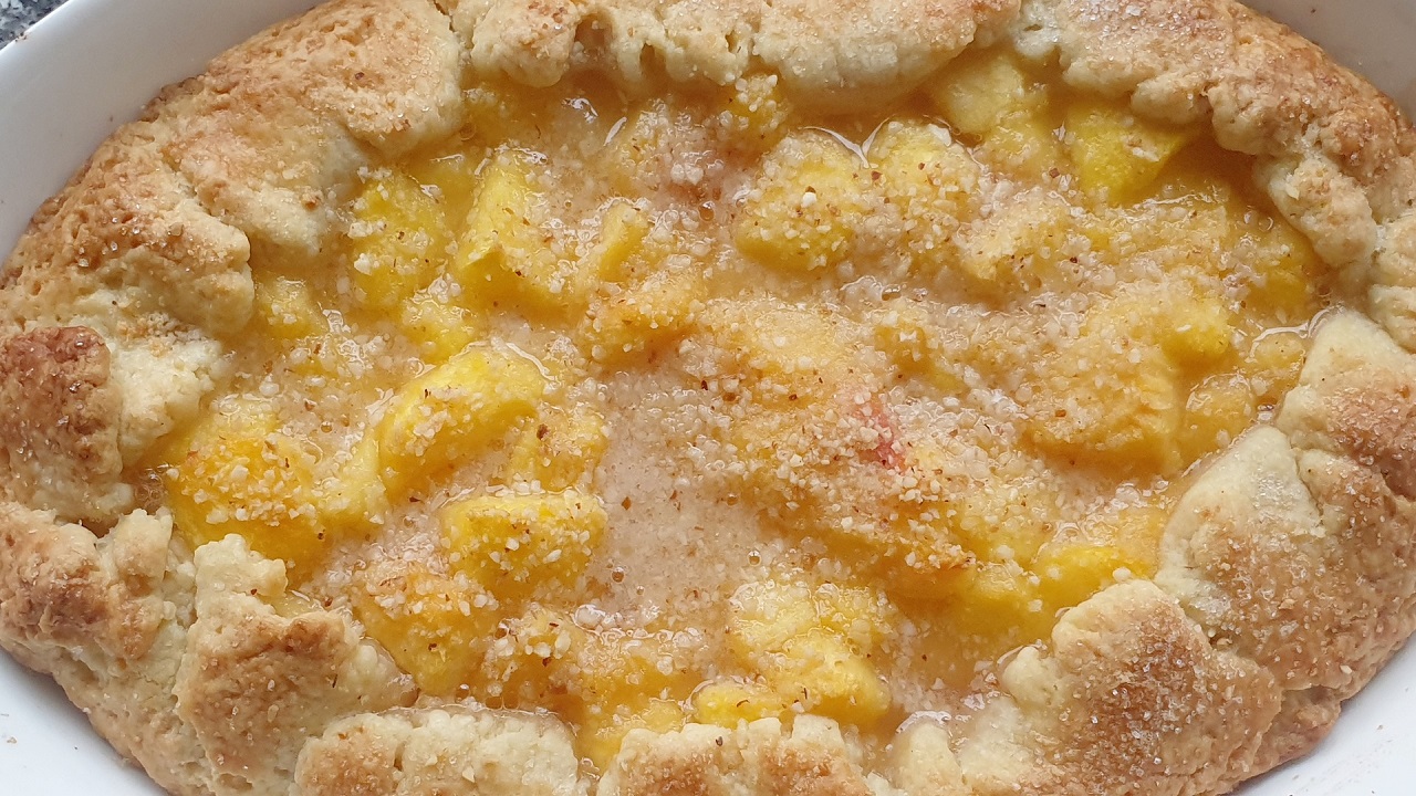 Если у вас есть ревень, персики, абрикосы или нектарины Приготовьте этот сочный летний Пирог.mp4