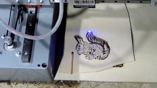 Демонстрация минивыжигателя по коже.