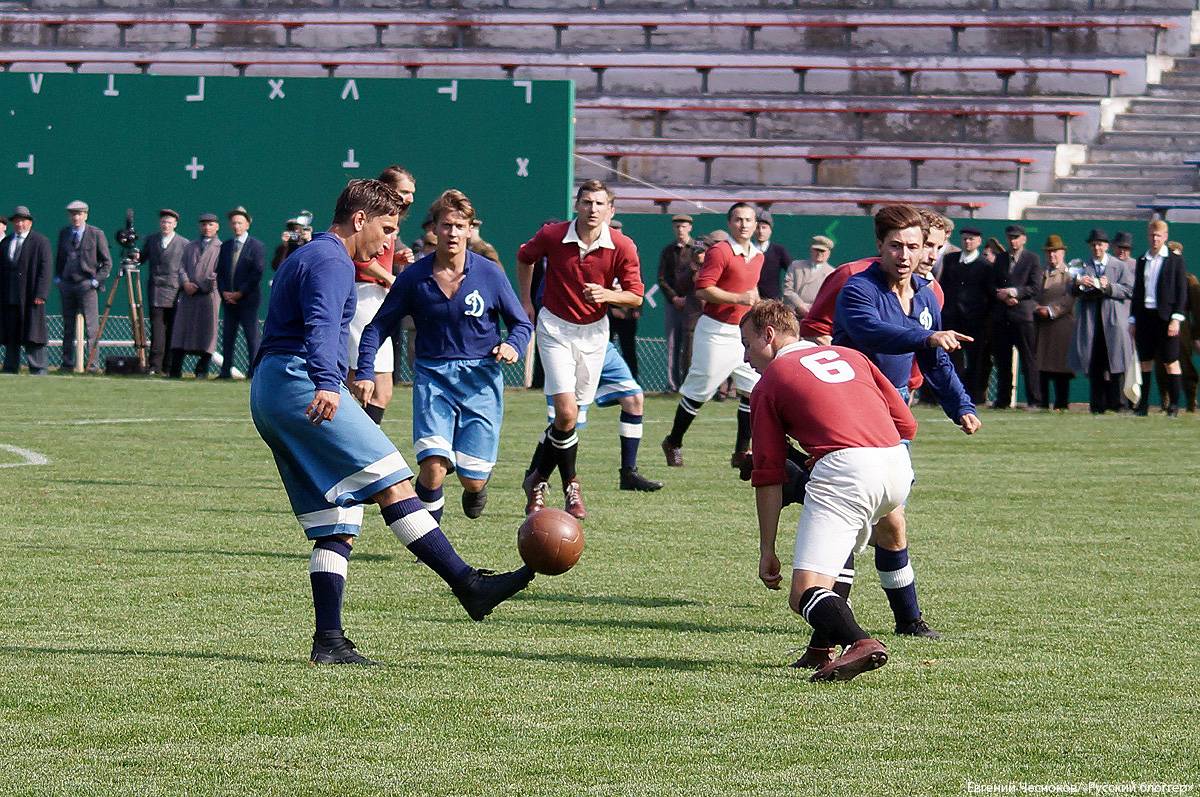 Фильм Одиннадцать молчаливых мужчин . Русский трейлер 2022)_Full HD